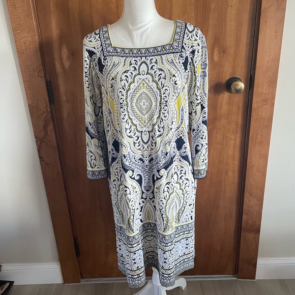 Sandra Darren | Dresses | Elegant Paisley Print Dress Size Large Sandra ...